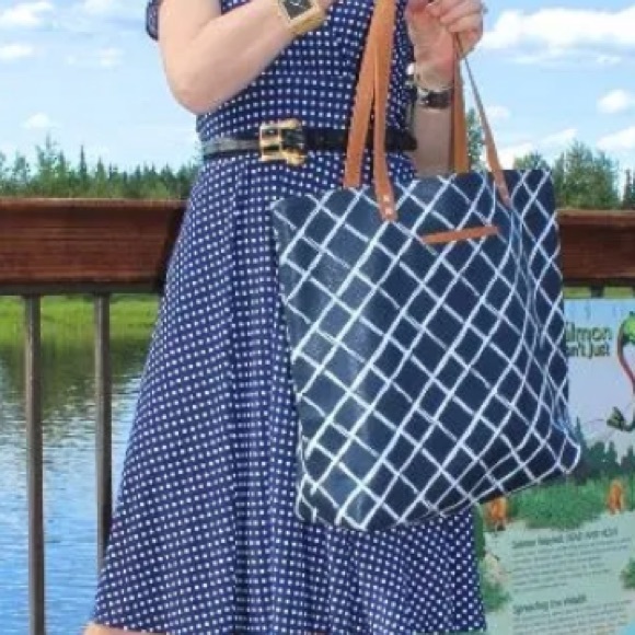 thirty-one | Bags | Hp Thirtyone Around Town Tote Euc Shoulder Bag Navy ...